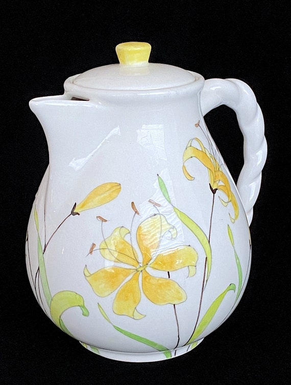 Lovely vintage Italian yellow teapot. Kitchen & Dining Coffee & Tea ...