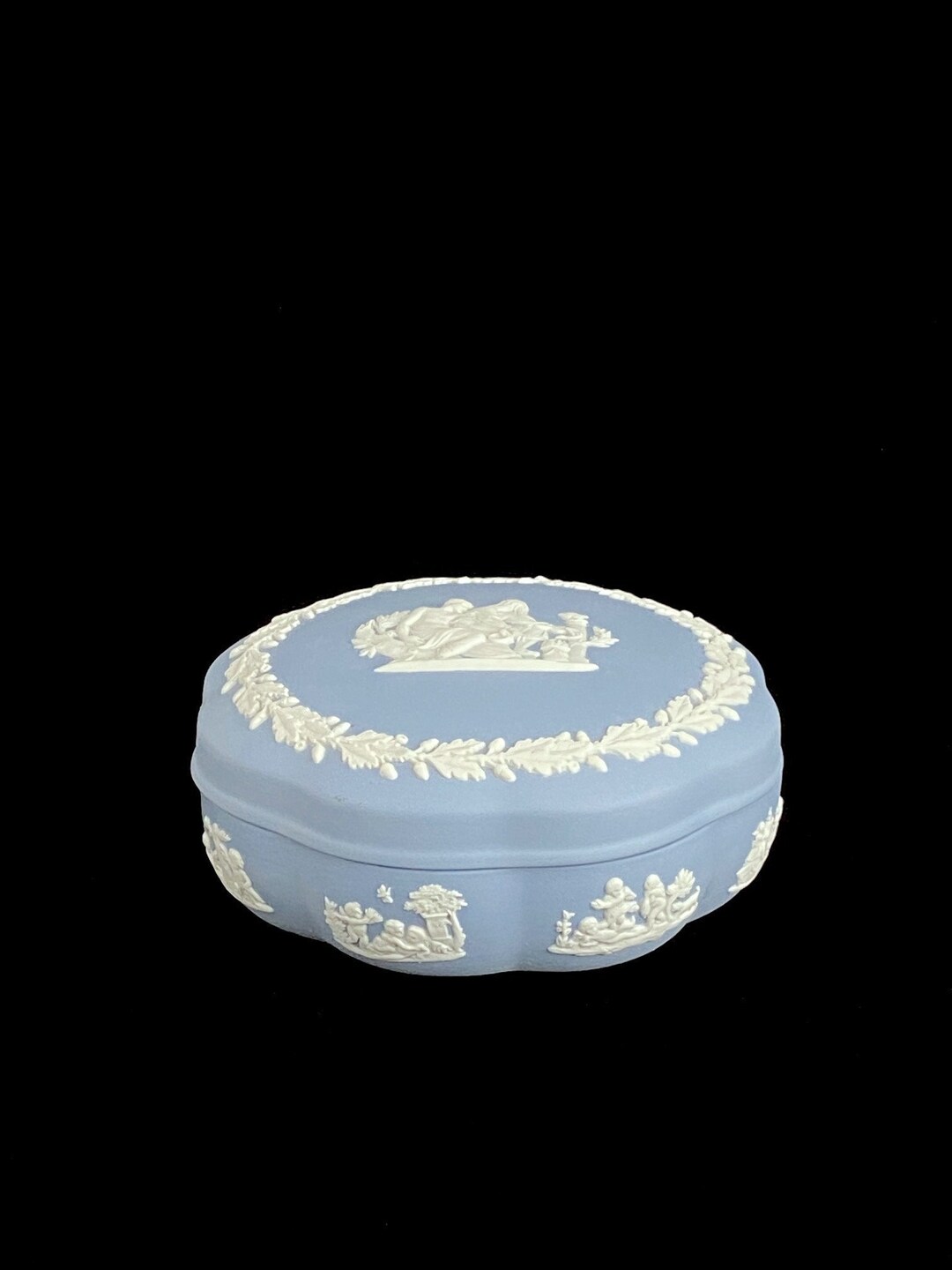 Vintage Wedgwood Blue & White Jasperware Trinket Scalloped Box W Lid ...