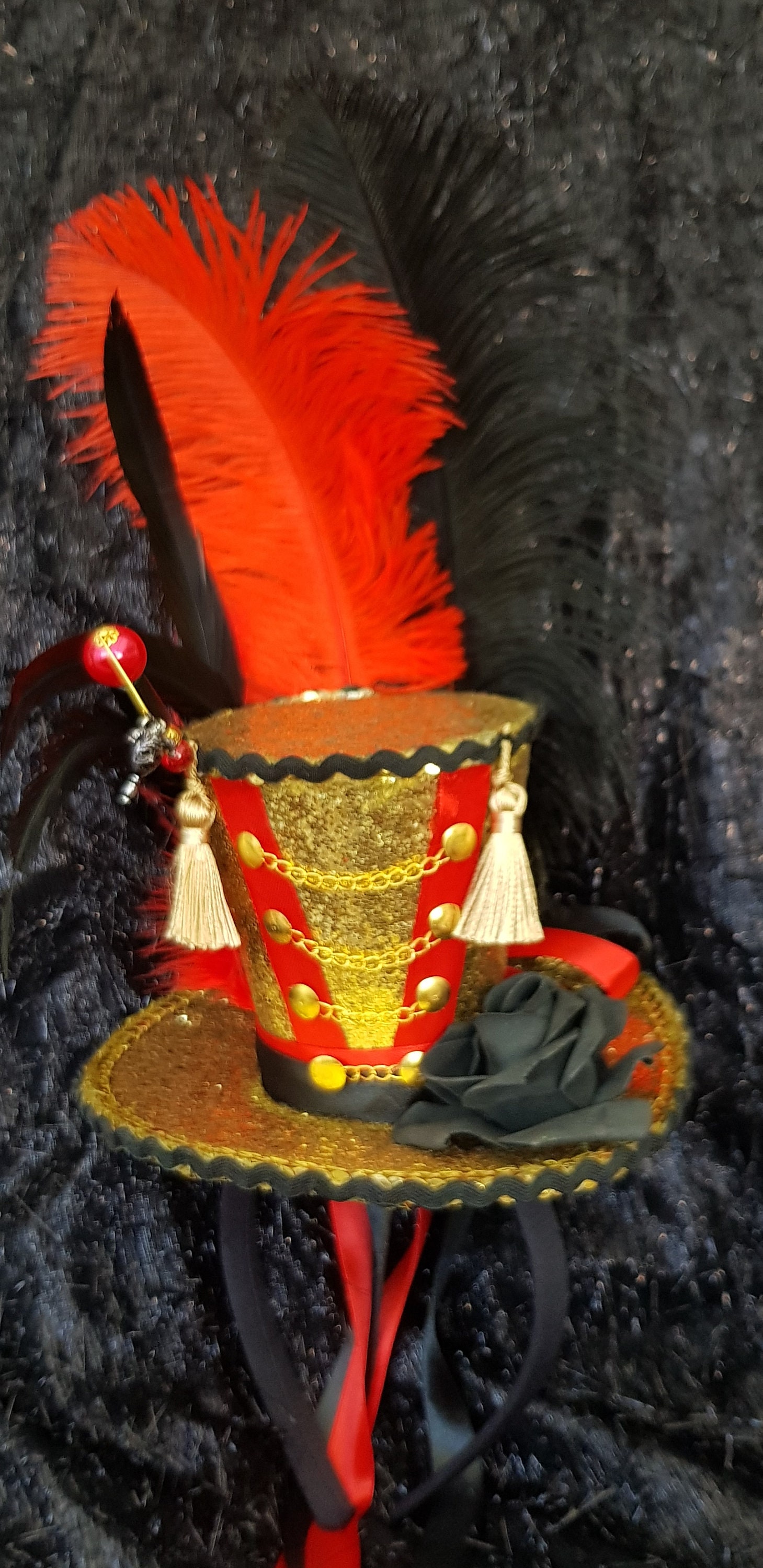 Circus Ringmaster Mini Top Hat Gold Glitter Hatpin Jester Charm Lion ...