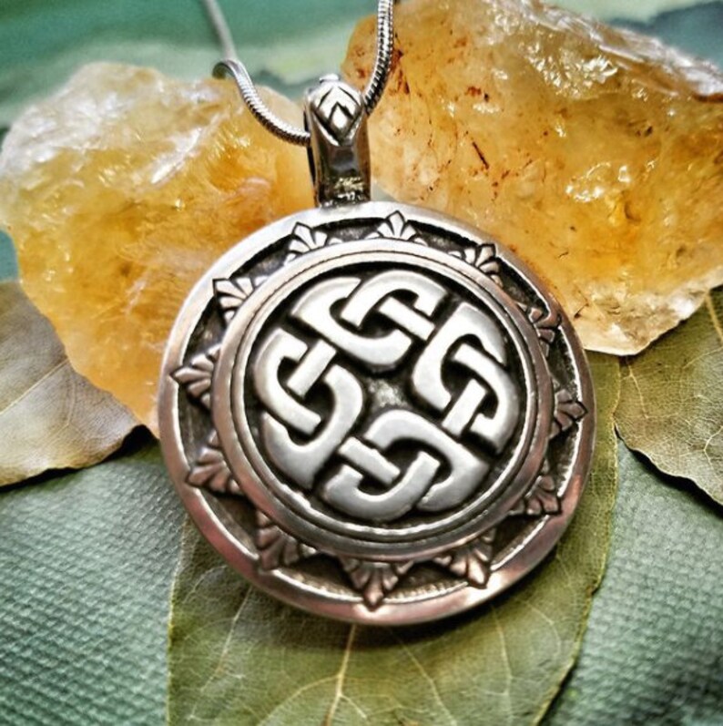 Shield Pendant Four Corners Knot Quaternary Knot CELTIC - Etsy