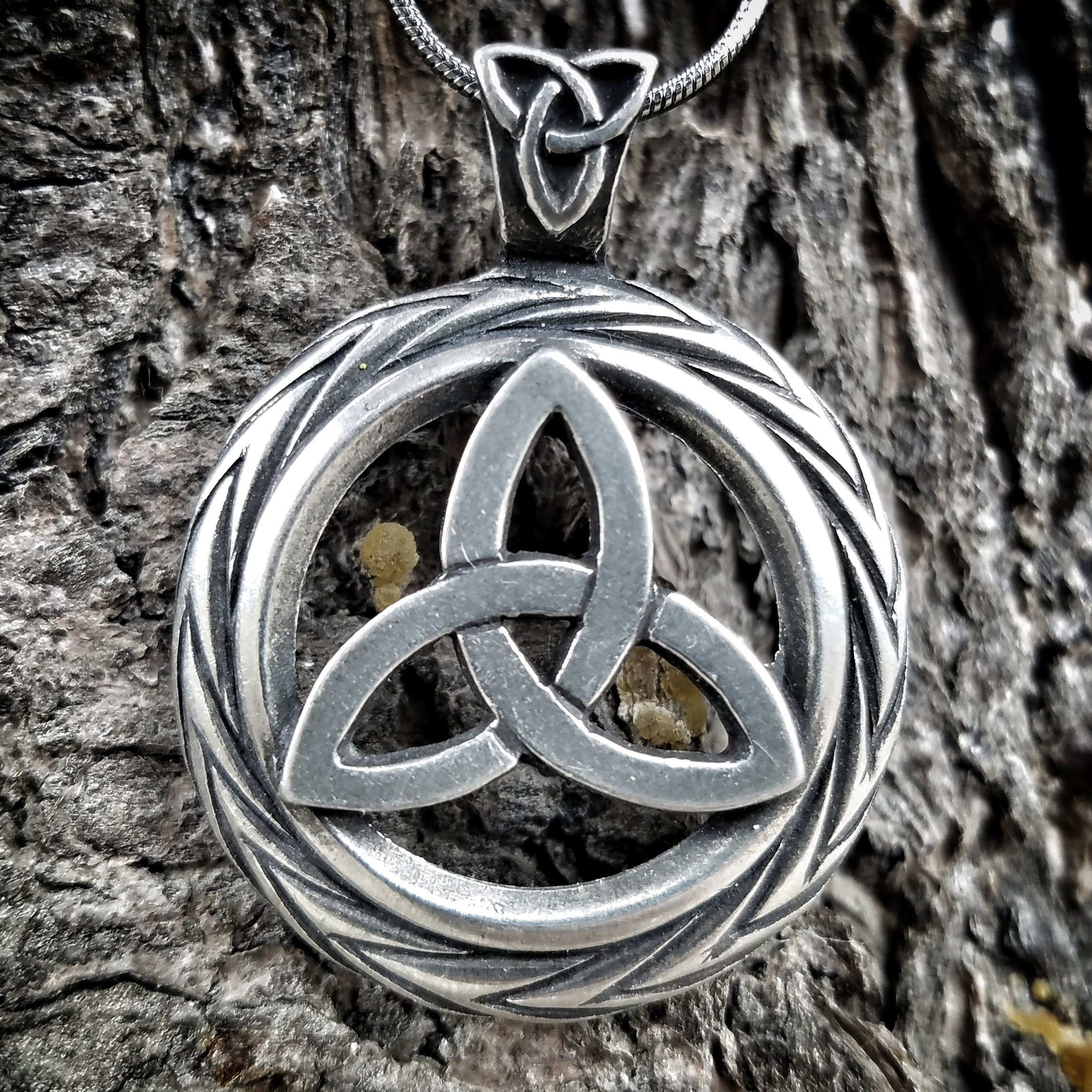 Triquetra Pendant Triple Knot Trinity Knot CELTIC | Etsy