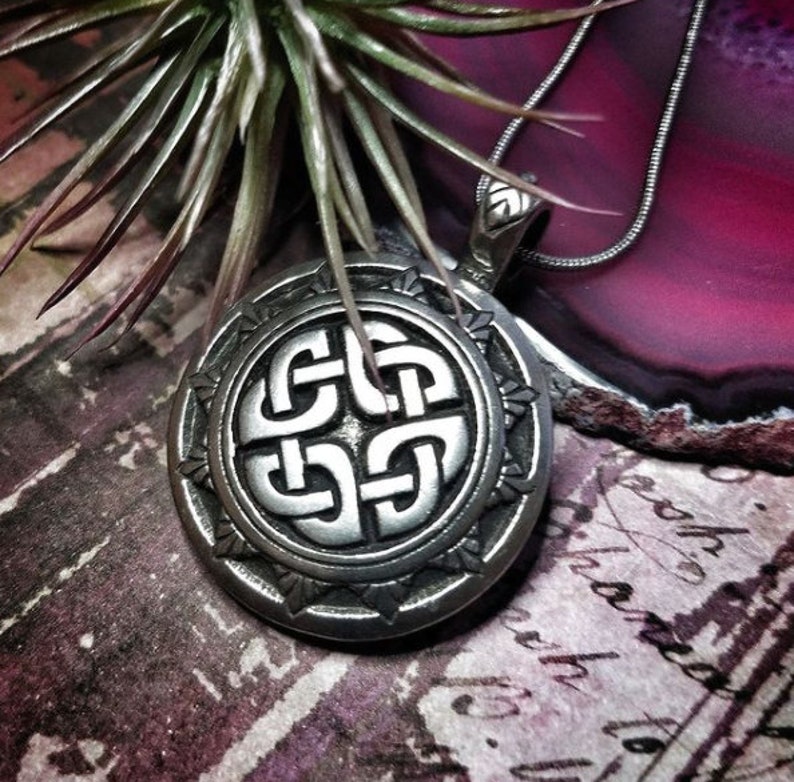 Shield Pendant Four Corners Knot Quaternary Knot CELTIC - Etsy