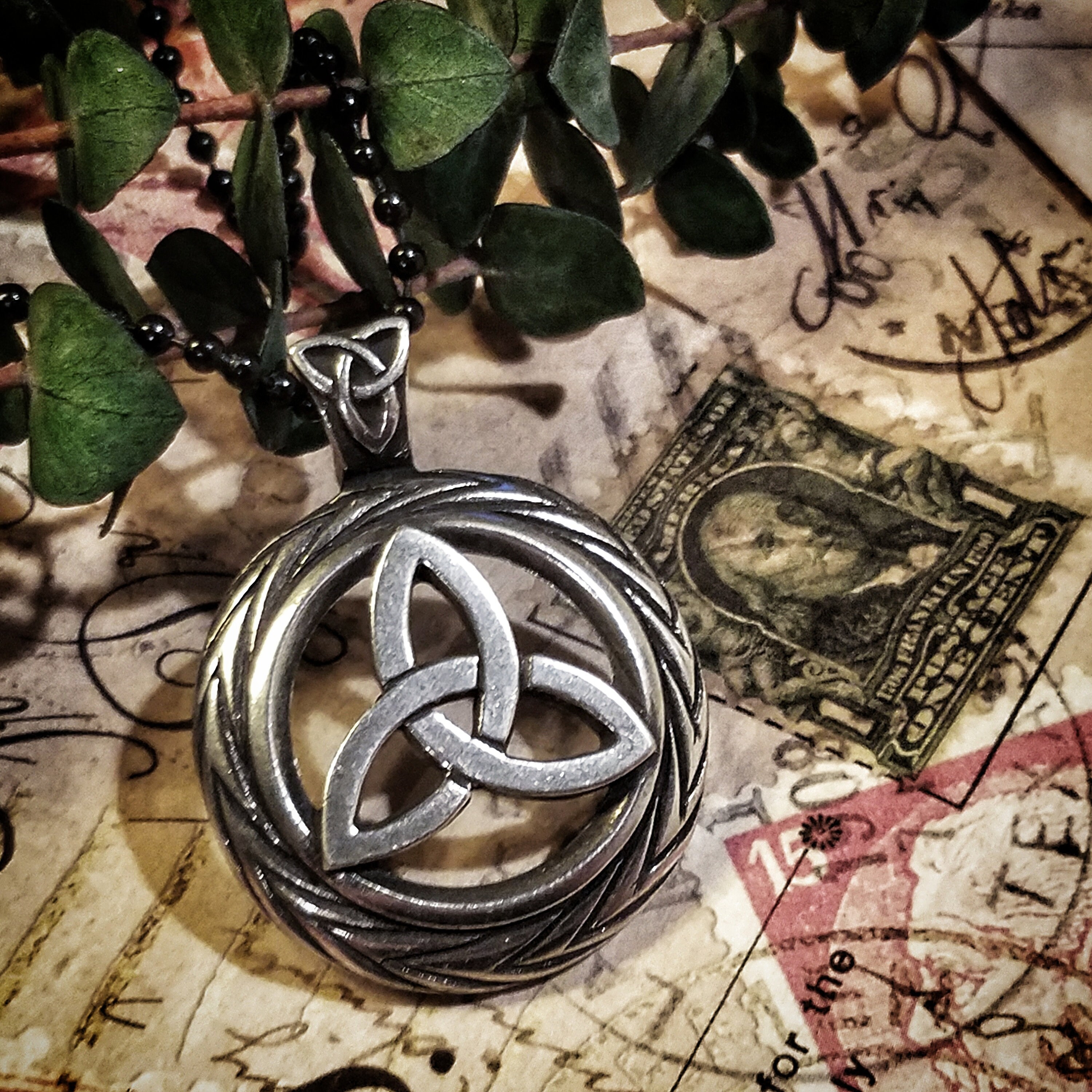 Triquetra Pendant Triple Knot Trinity Knot CELTIC | Etsy