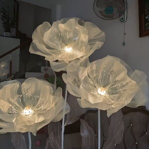 Stunning Floral With Lights, Oversized Flowers Backdrop Decoration ...