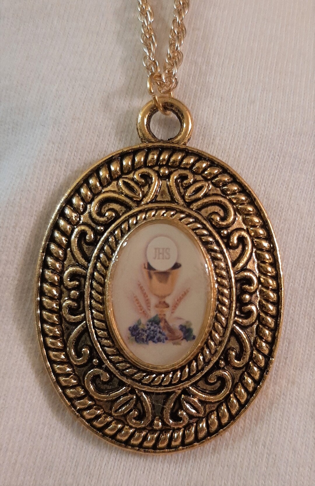 Vintage Swirl Rimmed Eucharistic Chalice & Host Picture Medal First ...