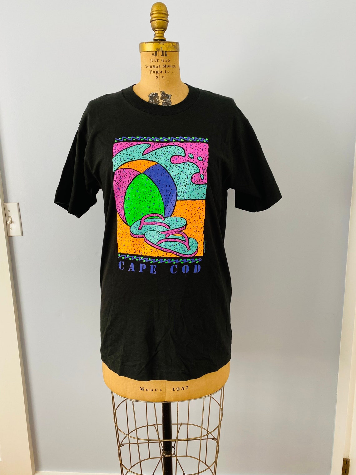 Vintage Cape Cod Souvenir T-shirt, 1980s / 1990s Neon Tee With Flip ...