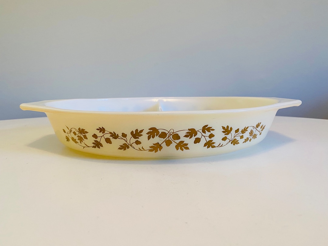 Vintage Pyrex Golden Acorn Divided Casserole Dish, 1 1/2 Qt, Pyrex ...