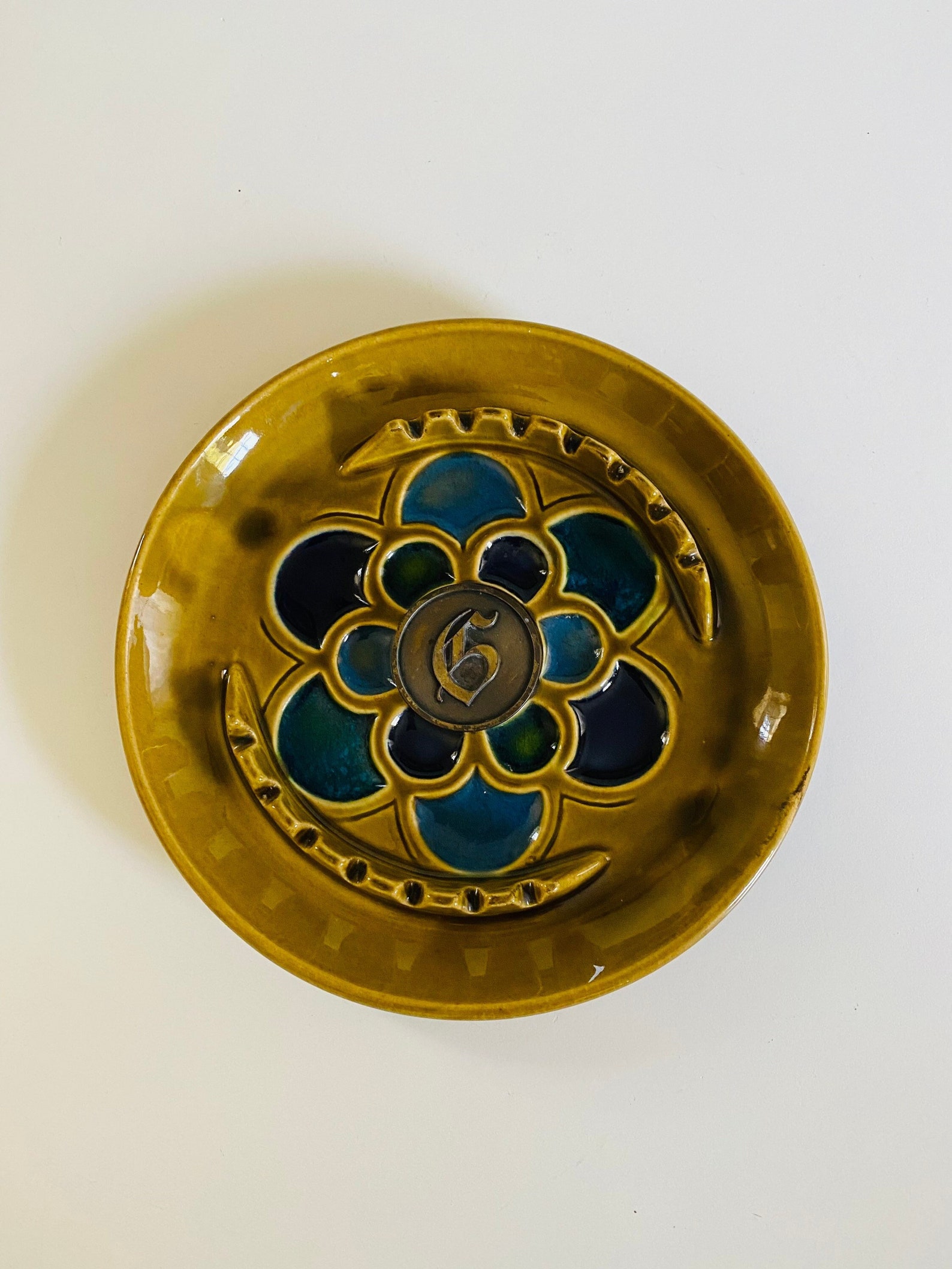 Vintage MCP Team Line Mccoy Ashtray With Medallion, Round Gold/brown ...