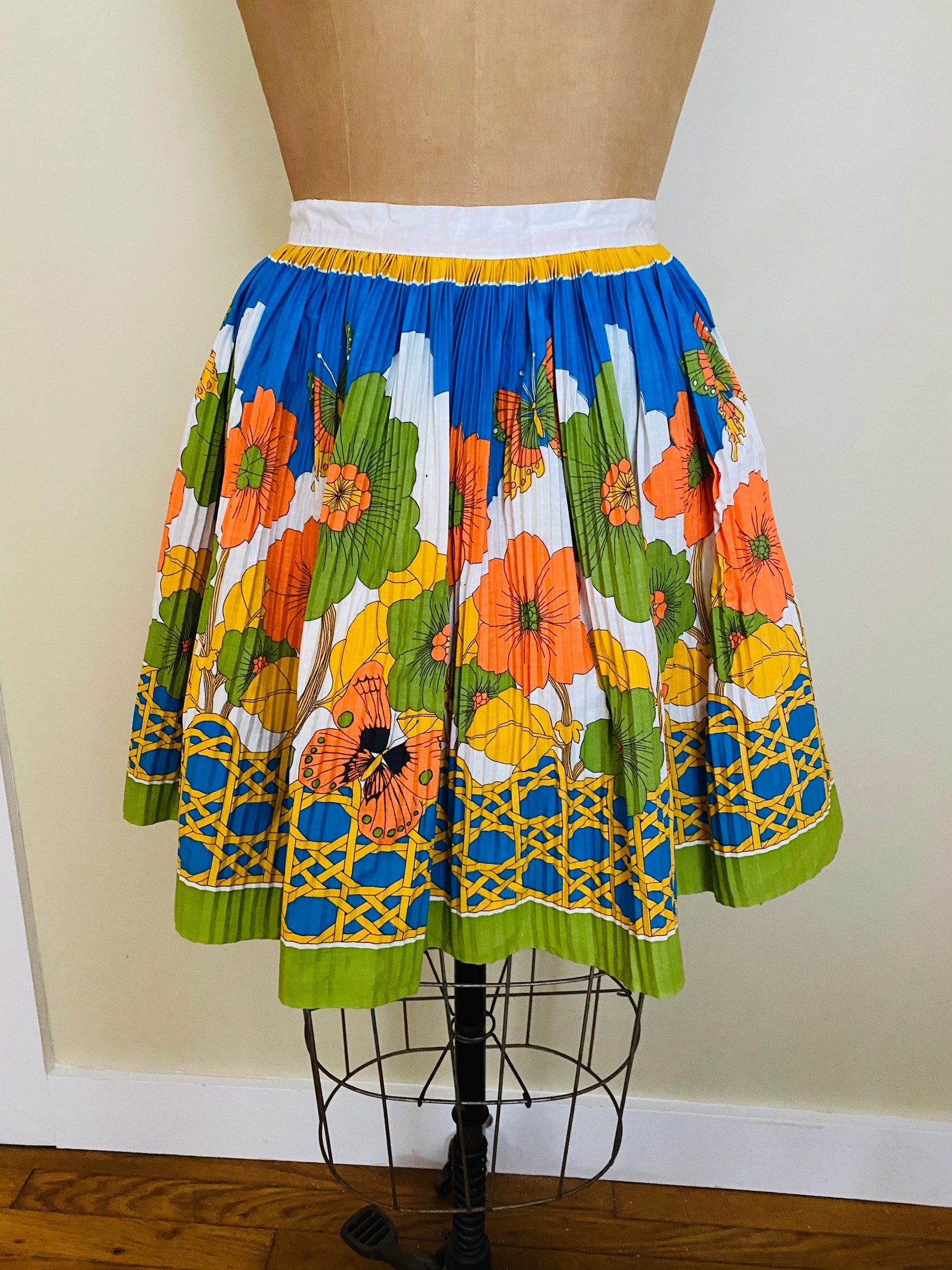 Vintage Ever Pleat Apron With Fabric by M. Lowenstein & Sons | Etsy