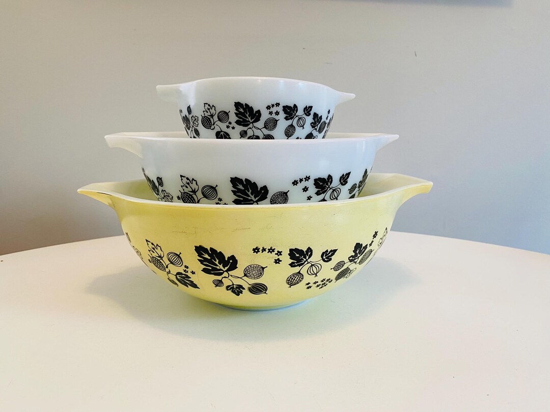Vintage Pyrex Gooseberry Cinderella Mixing Bowl Set, Pyrex #444 #443 ...