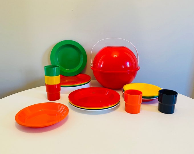 Vintage Ingrid Picnic Ball, Ingrid Chicago Picnic Set, Plastic Camping ...