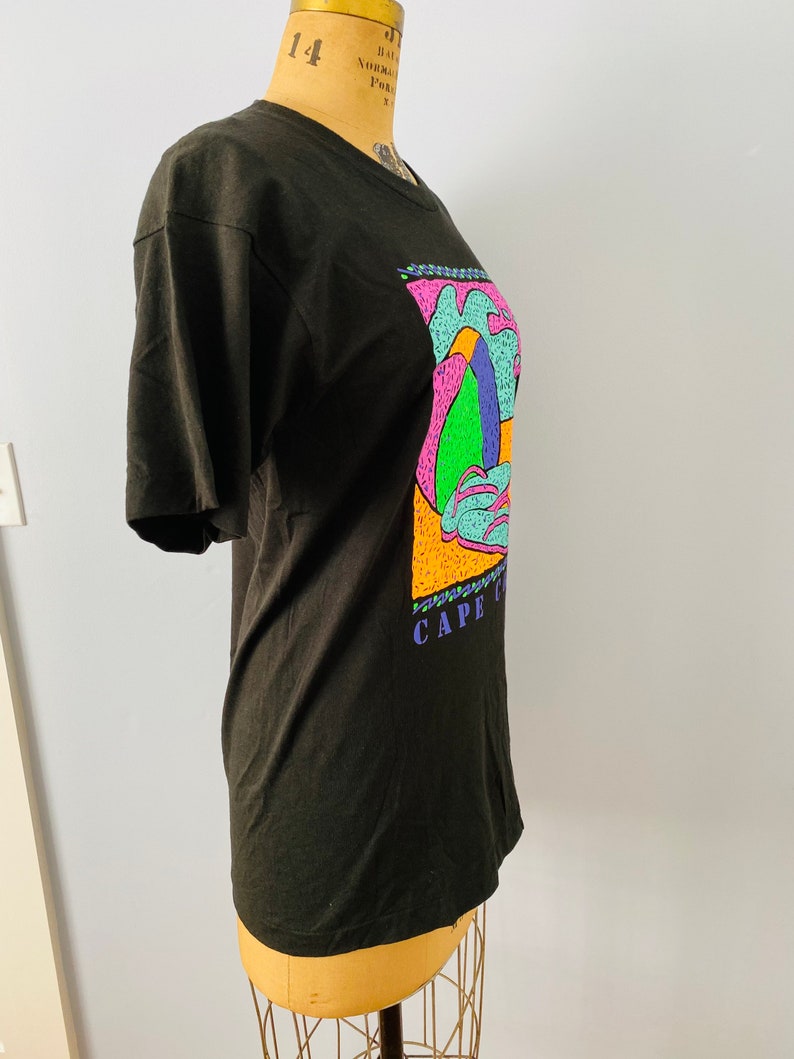 Vintage Cape Cod Souvenir T-shirt, 1980s / 1990s Neon Tee With Flip ...
