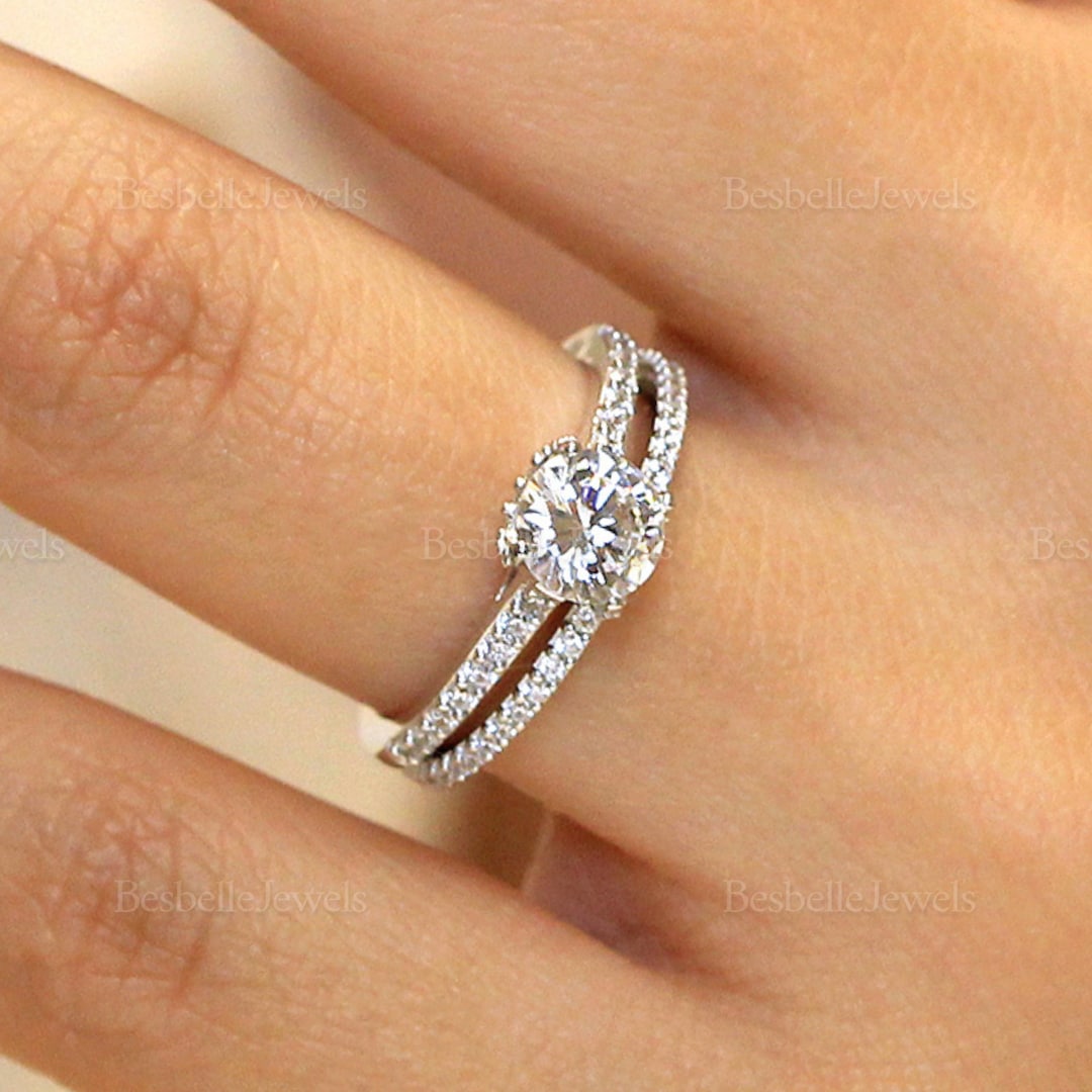 Round Solitaire Bridal Set - Vintage Solitaire Wedding Ring Set ...