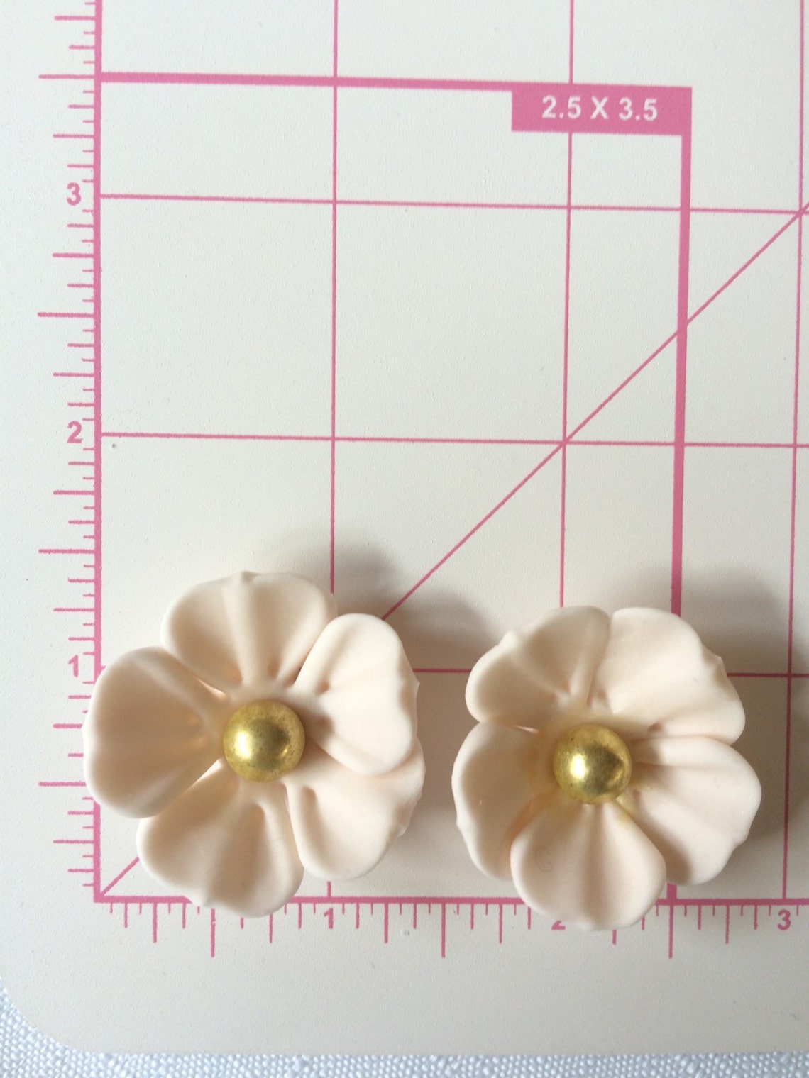 Fondant Flowers Small 1.5 Mini Edible Flowers Cream Gold - Etsy