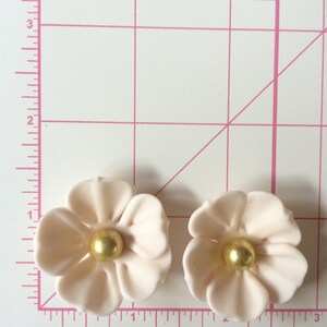 Fondant Flowers Small 1.5" Mini Edible Flowers Cream Gold Vintage ...