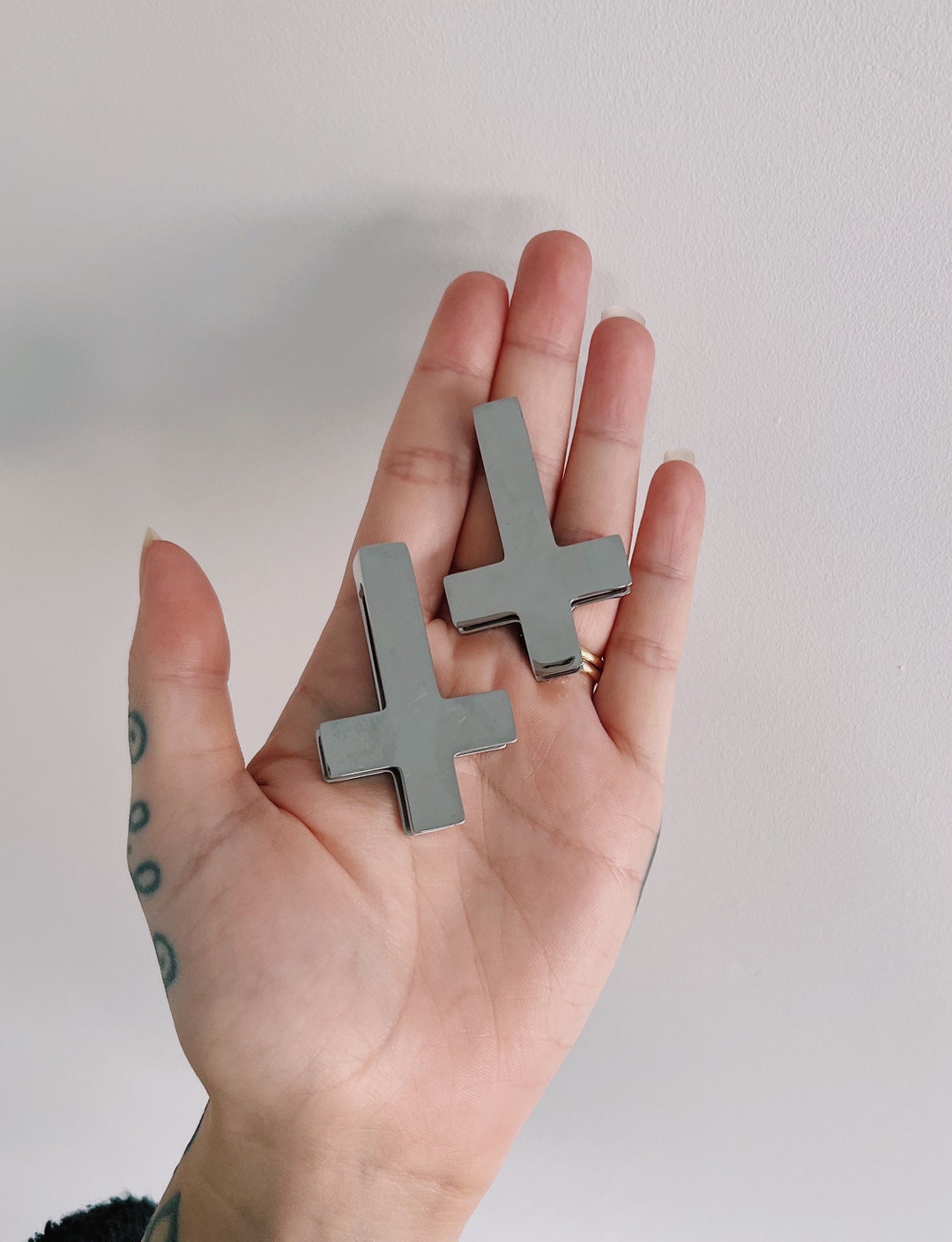 UPSIDEDOWN CROSS HANGERS - Etsy