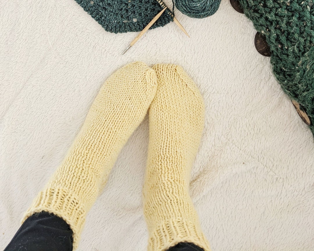 KNITTING PATTERN: Simple Cabin Socks Knitting Pattern, Worsted Sock ...