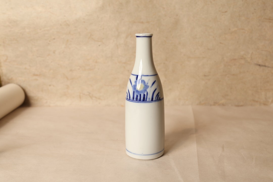 Vintage Japanese Blue and White Sake Bottle 4"diameter X 7 1/2"h - Etsy