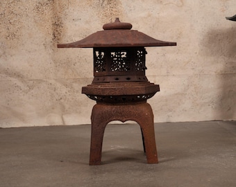 Japanese Iron Lantern Toro for Garden (24J-422) - Etsy