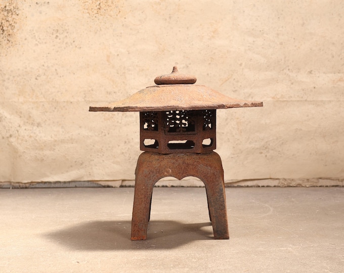Japanese Iron Lantern Toro for Garden (24J-422) - Etsy