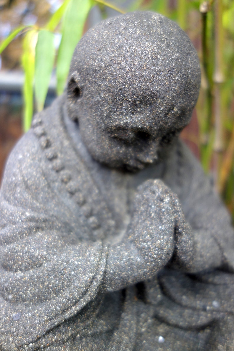 Bowing monk statue 0032 | Etsy