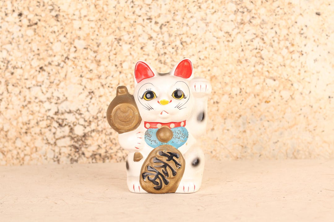 Vintage Small Japanese Maneki Neko Cat (24A-10-1) - Etsy
