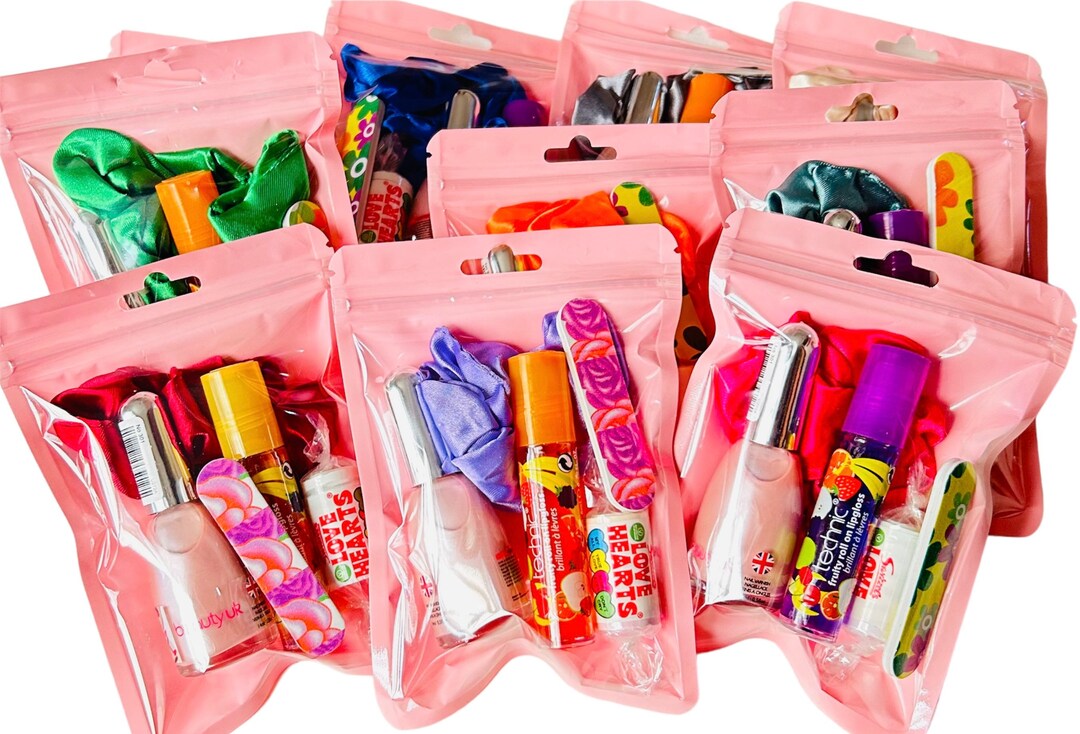 Girls Pamper Pre Filled Party Bags, Slumber, Night in Girls Pamper Bag ...