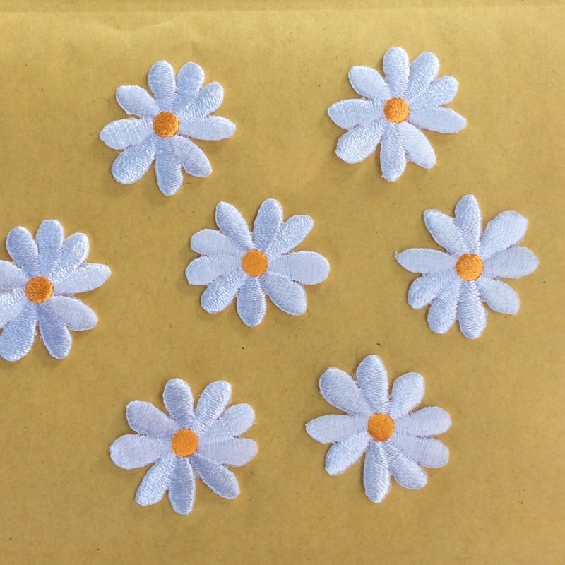 Embroidered Daisy Patches - Etsy
