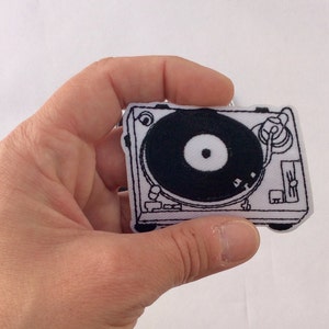 Record Player Iron on Patch Vinyl Vintage , Applique DIY , Badge Embroidered ,pacth for Kids. - Etsy