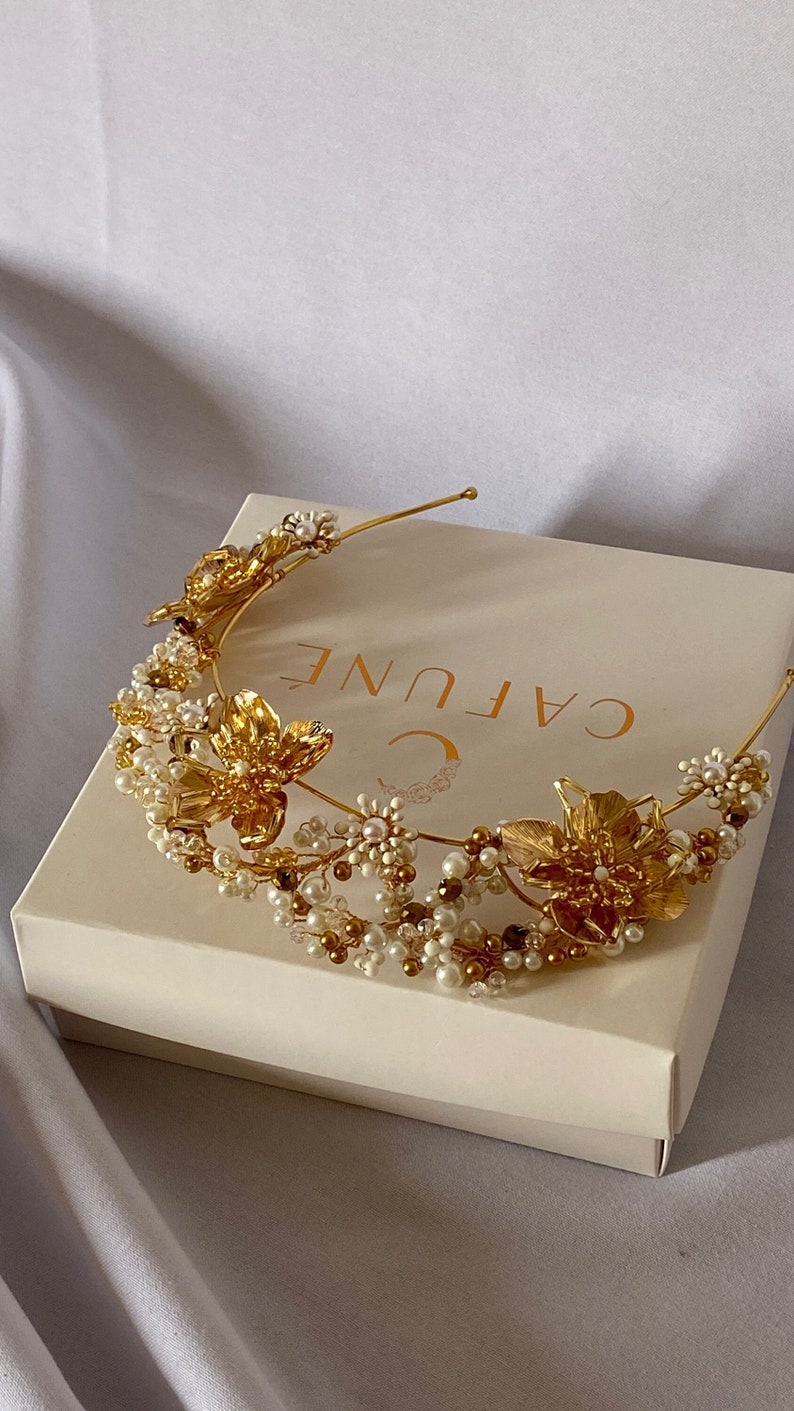 Regency Gold and White Cafuné Headpiece - Pearls, Headband, Hair ...