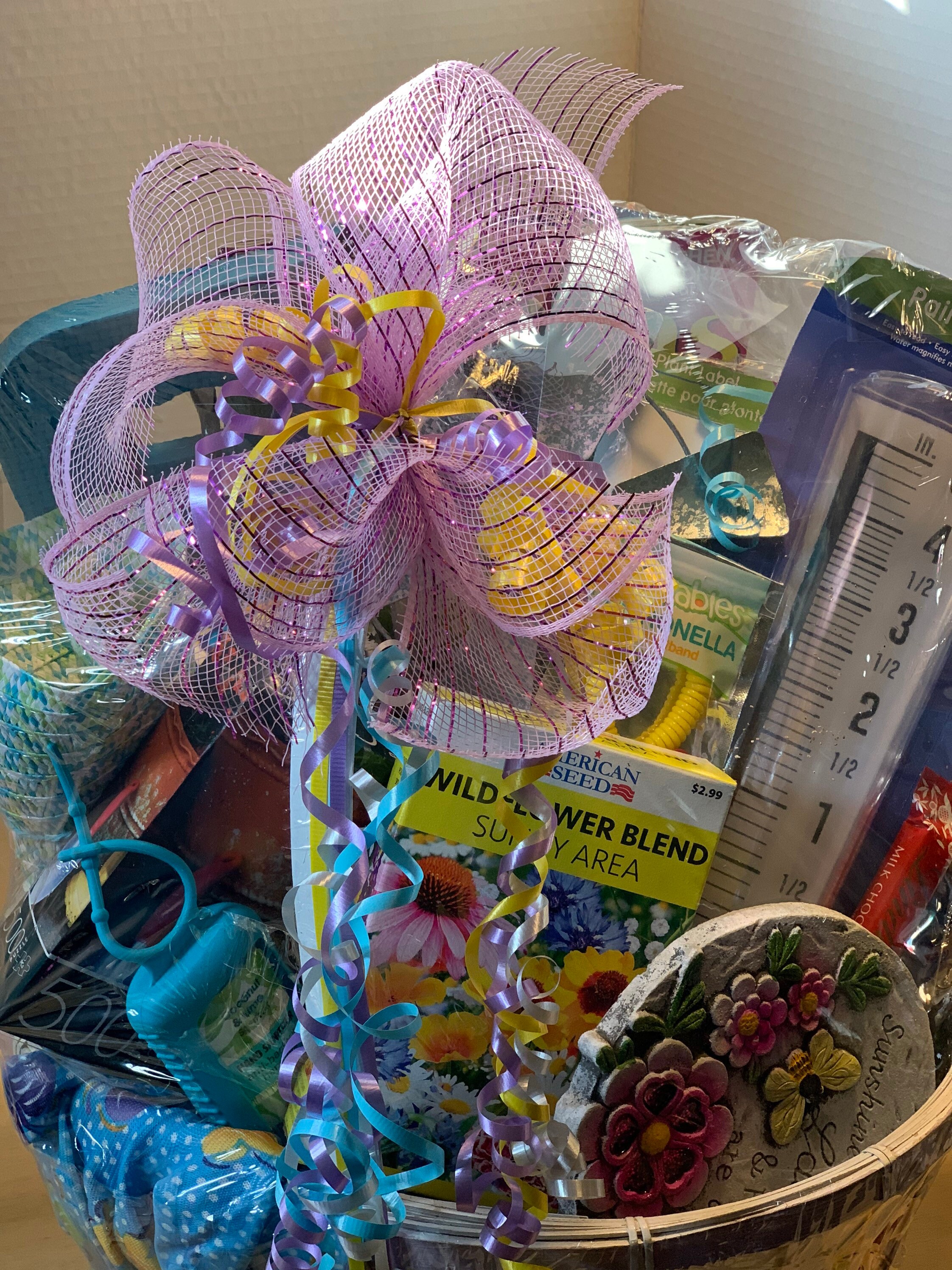 Spring Gardening Gift Basketgardeners Treatgift Fir Mombirthday ...