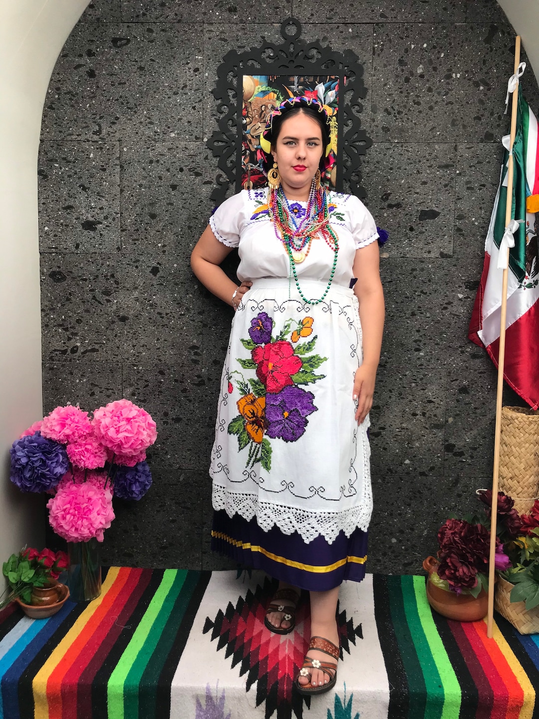 Delantal mexicano hecho a mano: Guare Michoacana con bordado floral ...