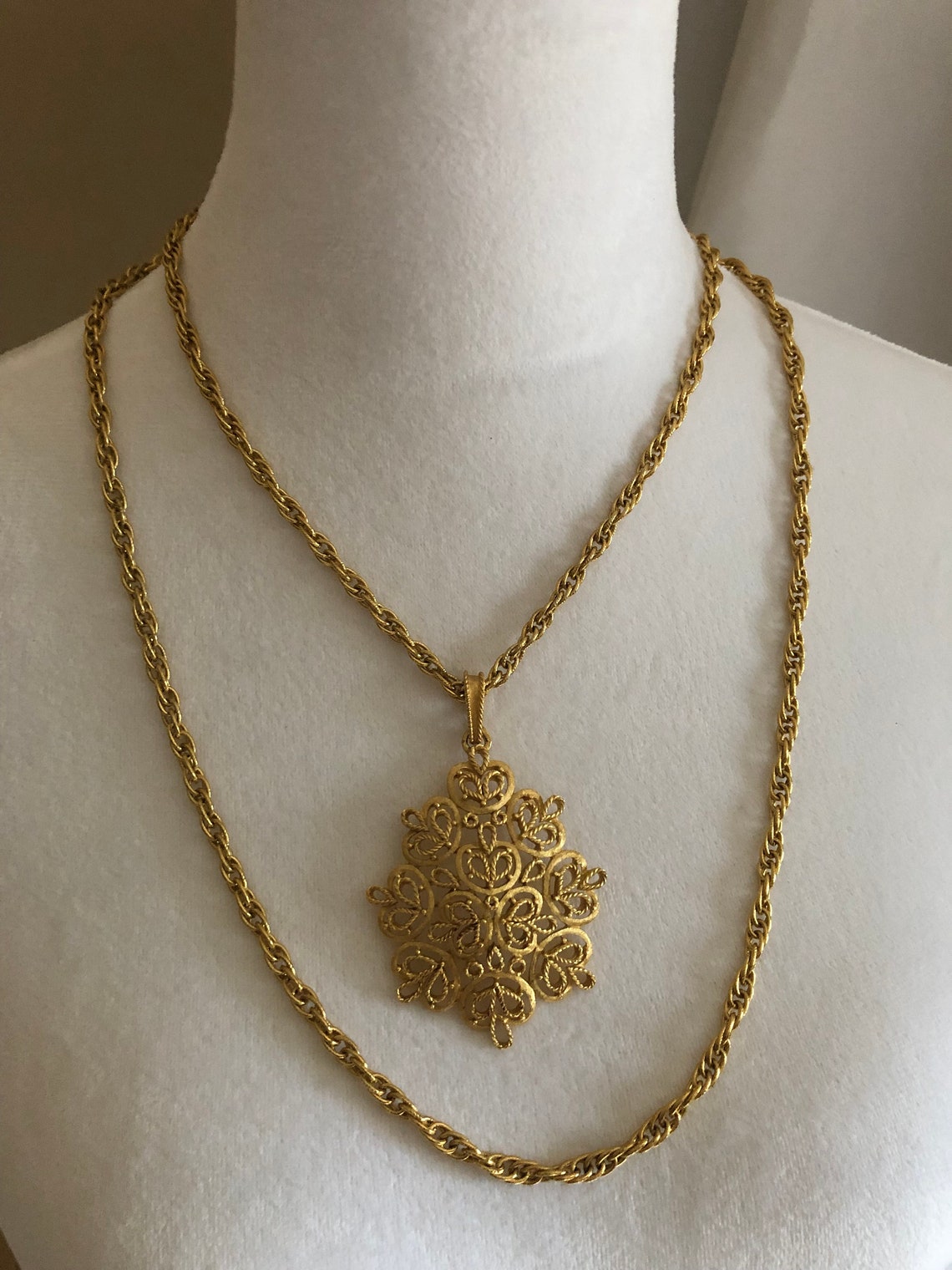Vintage Trifari Gold Necklace With Filigree Pendant - Etsy