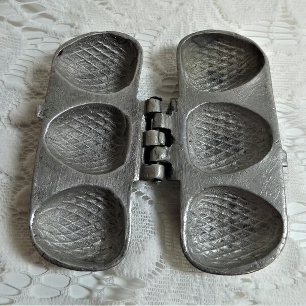 Antique Hinged Candy Mold - Etsy