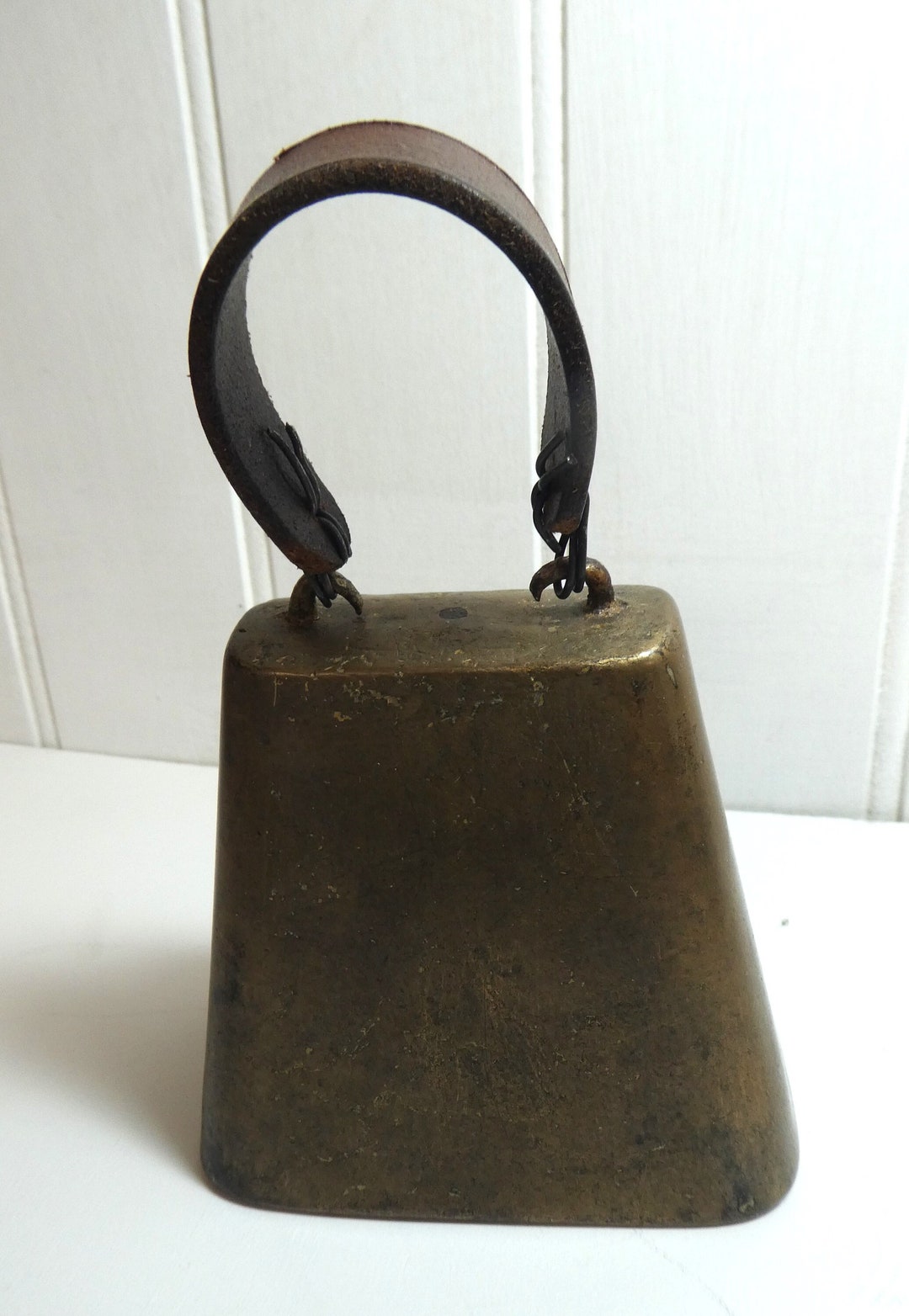 Vintage Metal Cow Bell/farmhouse Rustic Decor/primitive Farm Bell ...