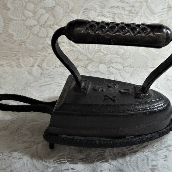 Antique Sad Irons - Etsy