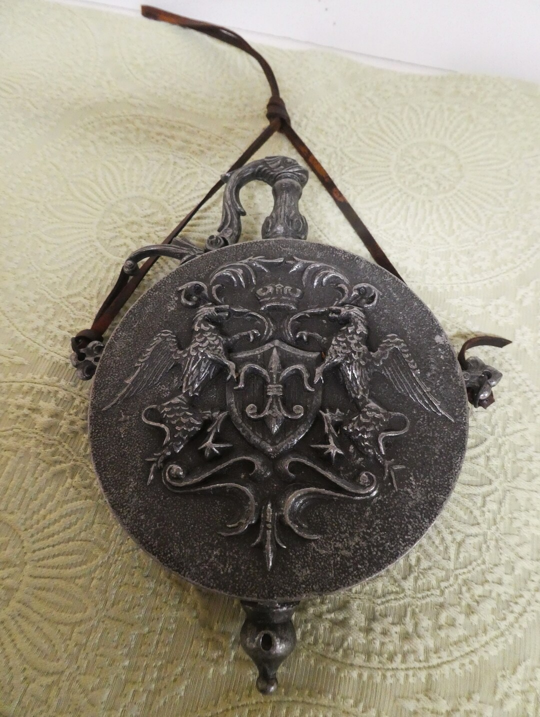 Vintage Metal Powder Flask/gun Powder Flask/collectible - Etsy