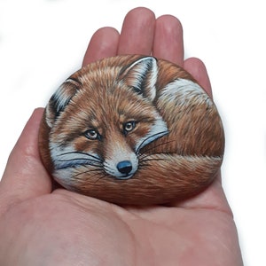 Pretty Red Fox Hand Painted With Acrylics on Sea Stone Painted Rock ...