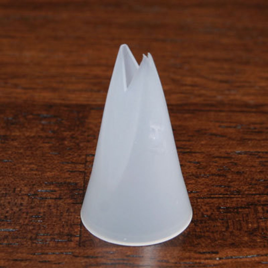 Decorating LEAF Tube Tip 67 Plastic Specialty Cake Piping Royal Icing ...