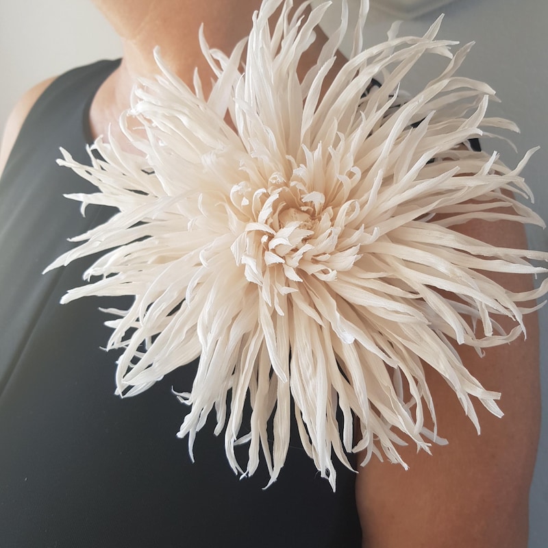 Beige Flowers - Etsy