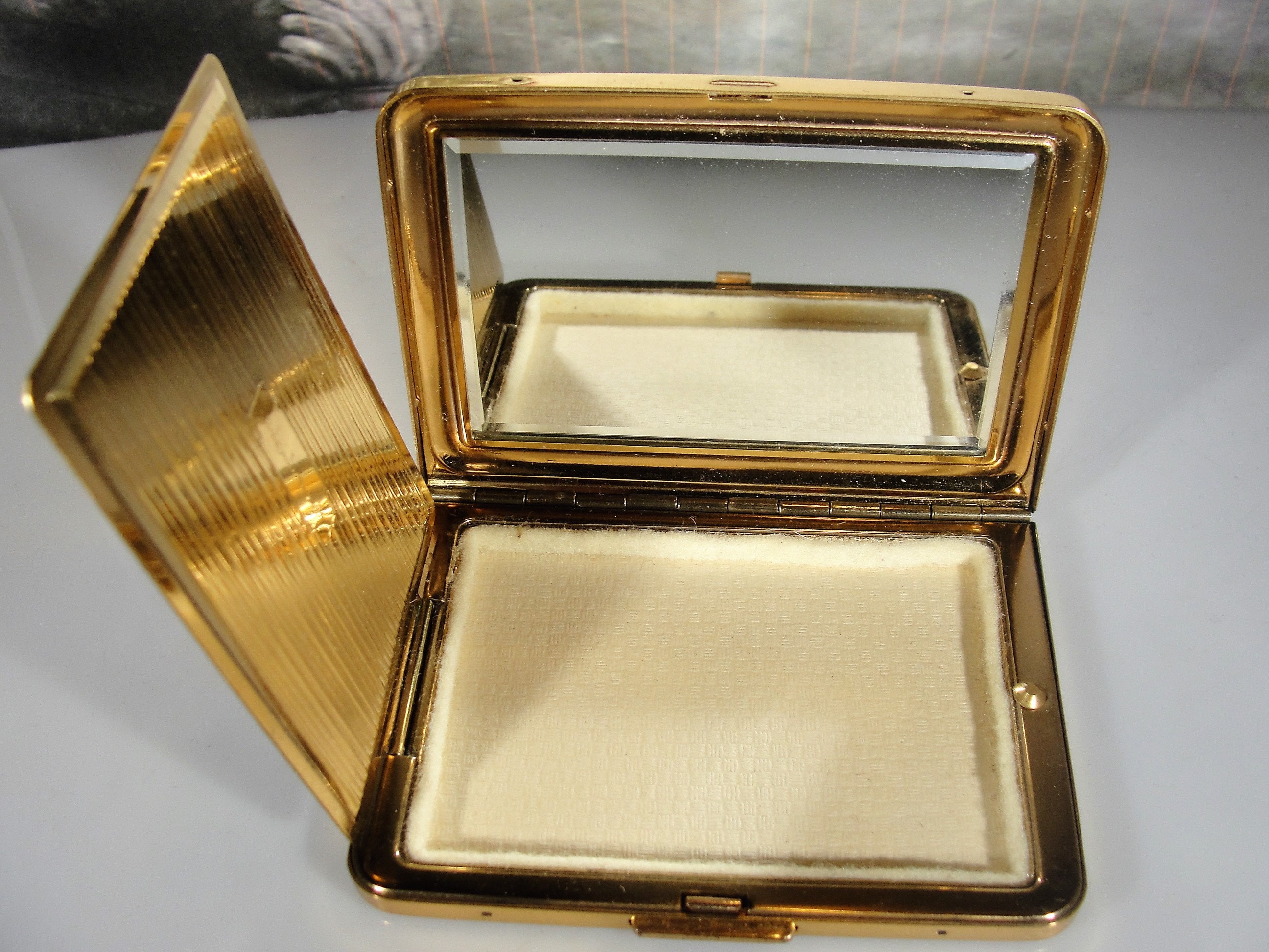 Powder Compact, NEW LIGHT Purse Powder Compact, Vintage Compact ...