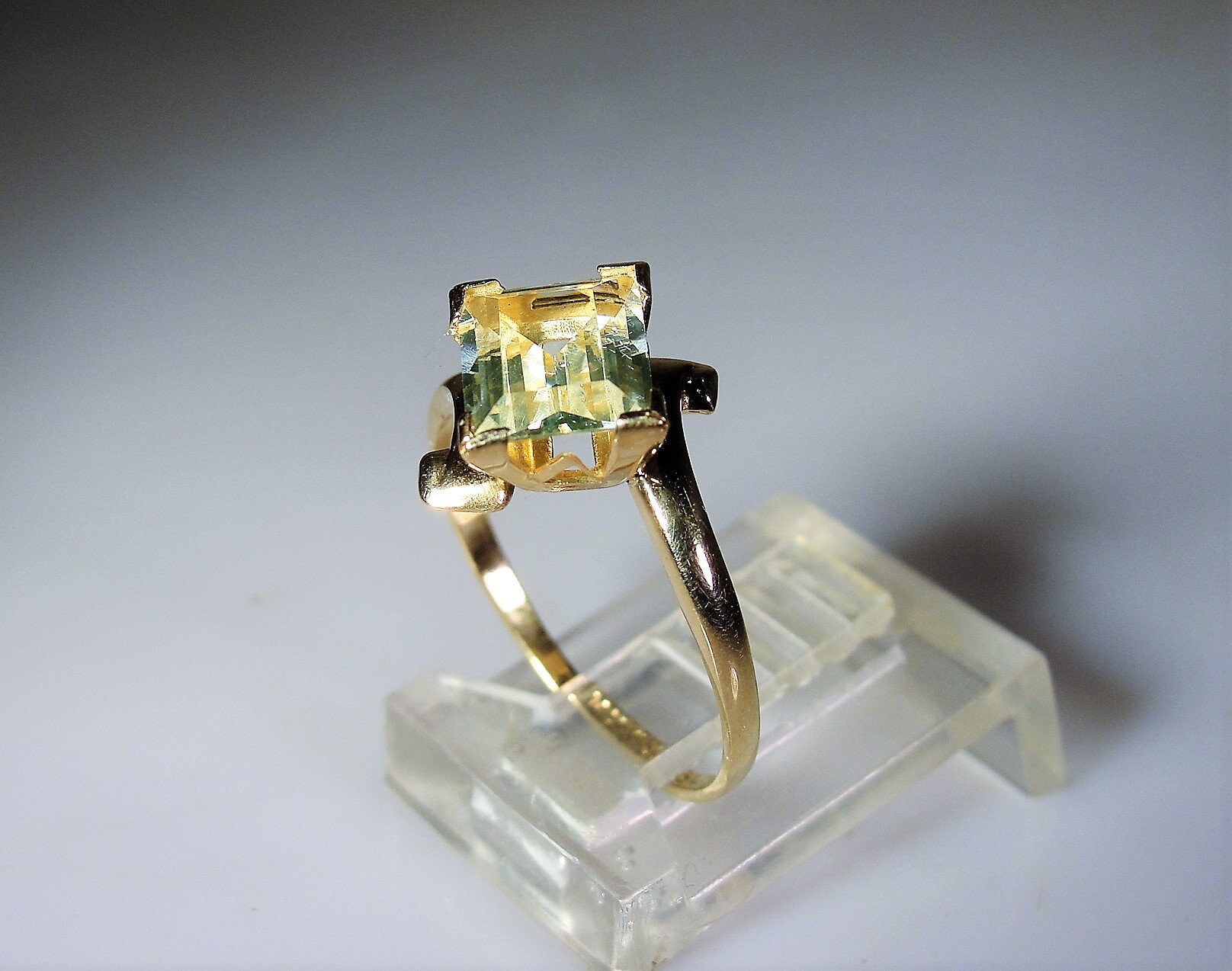 10K Green Spinel Ring, Pale Green Spinel Ring, 1.5 Carat Ring, Emerald ...
