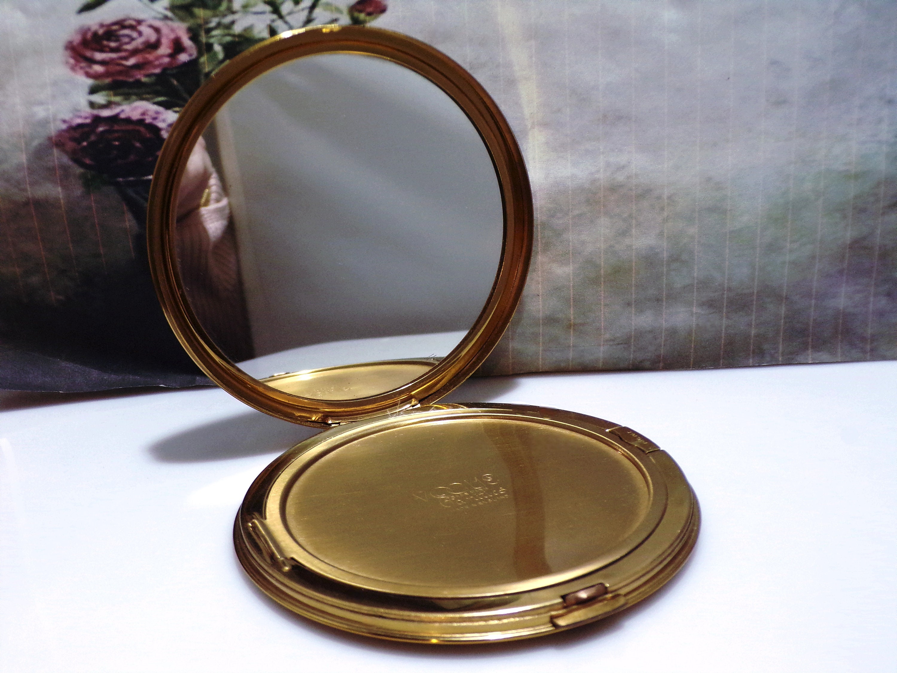 Vogue Vanities “Prelude to Beauty” Gift Box, Powder Compact Mirror and ...