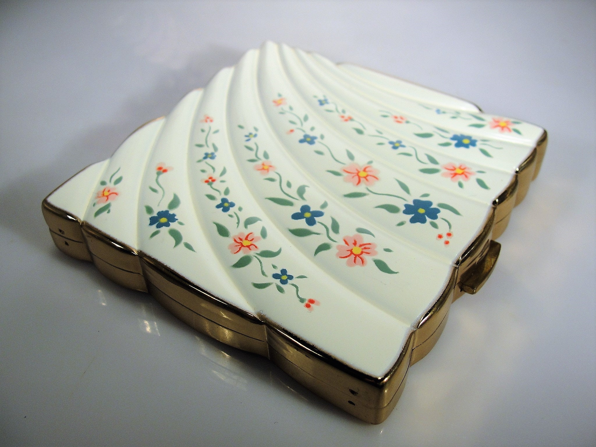 VOLUPTE: Powder Compact with Mirror and Powder Puff, Purse Compact ...