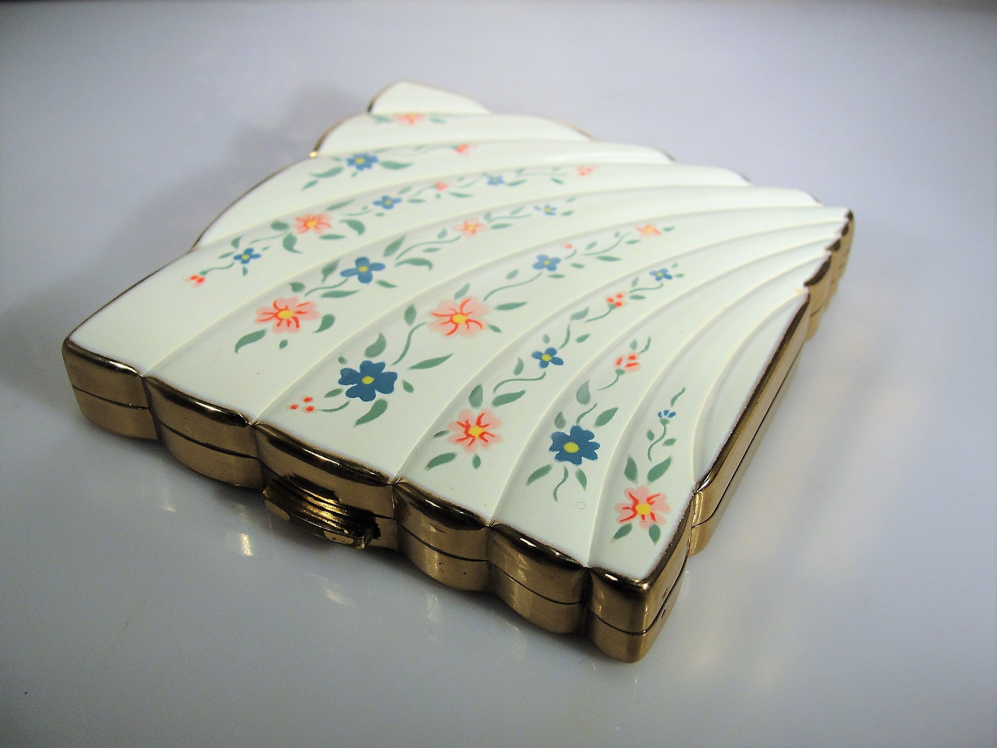 VOLUPTE: Powder Compact with Mirror and Powder Puff, Purse Compact ...