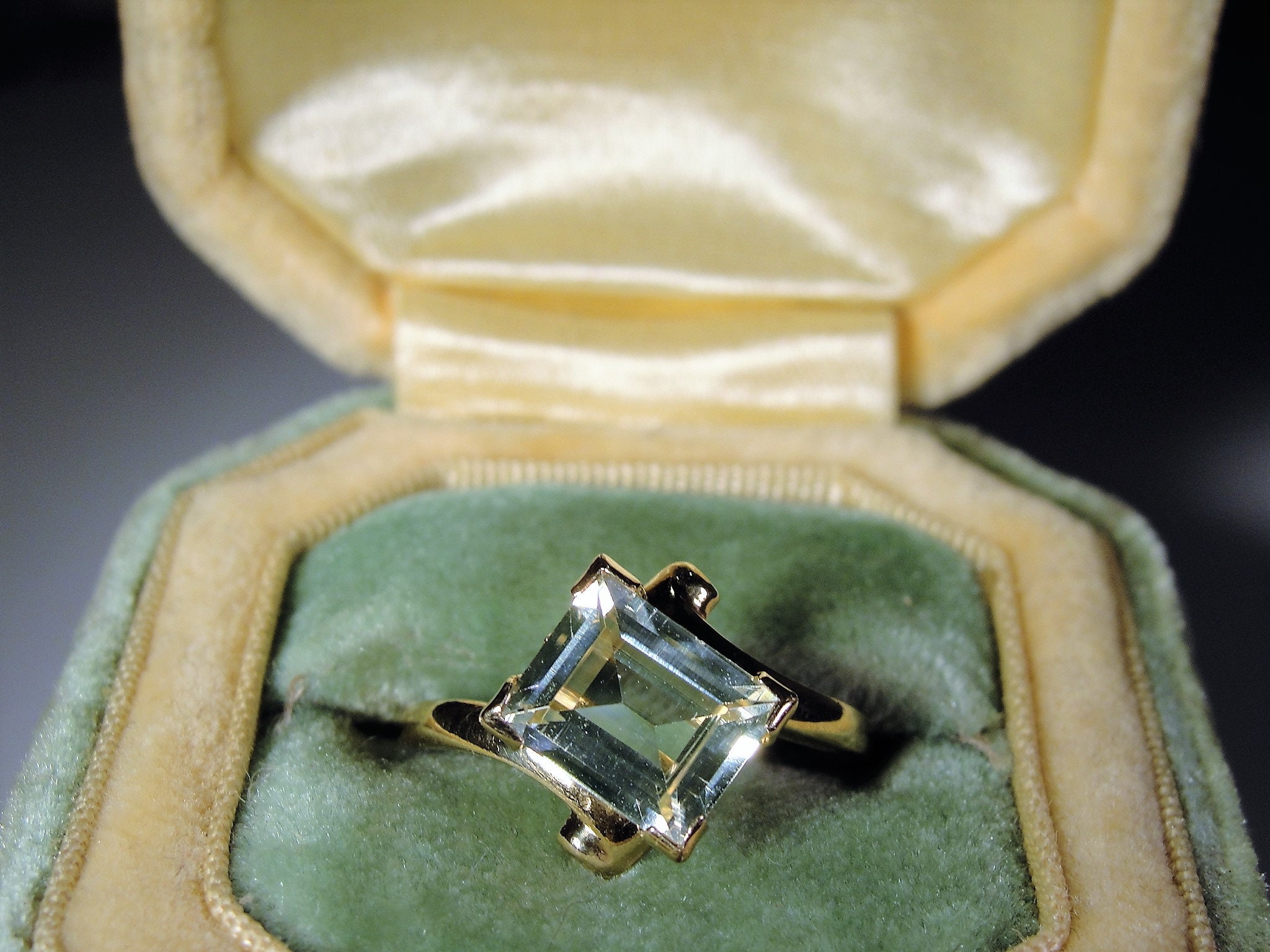 10K Green Spinel Ring, Pale Green Spinel Ring, 1.5 Carat Ring, Emerald ...