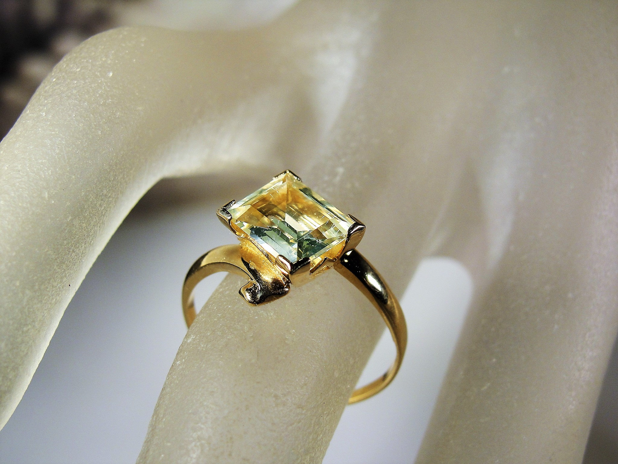10K Green Spinel Ring, Pale Green Spinel Ring, 1.5 Carat Ring, Emerald ...