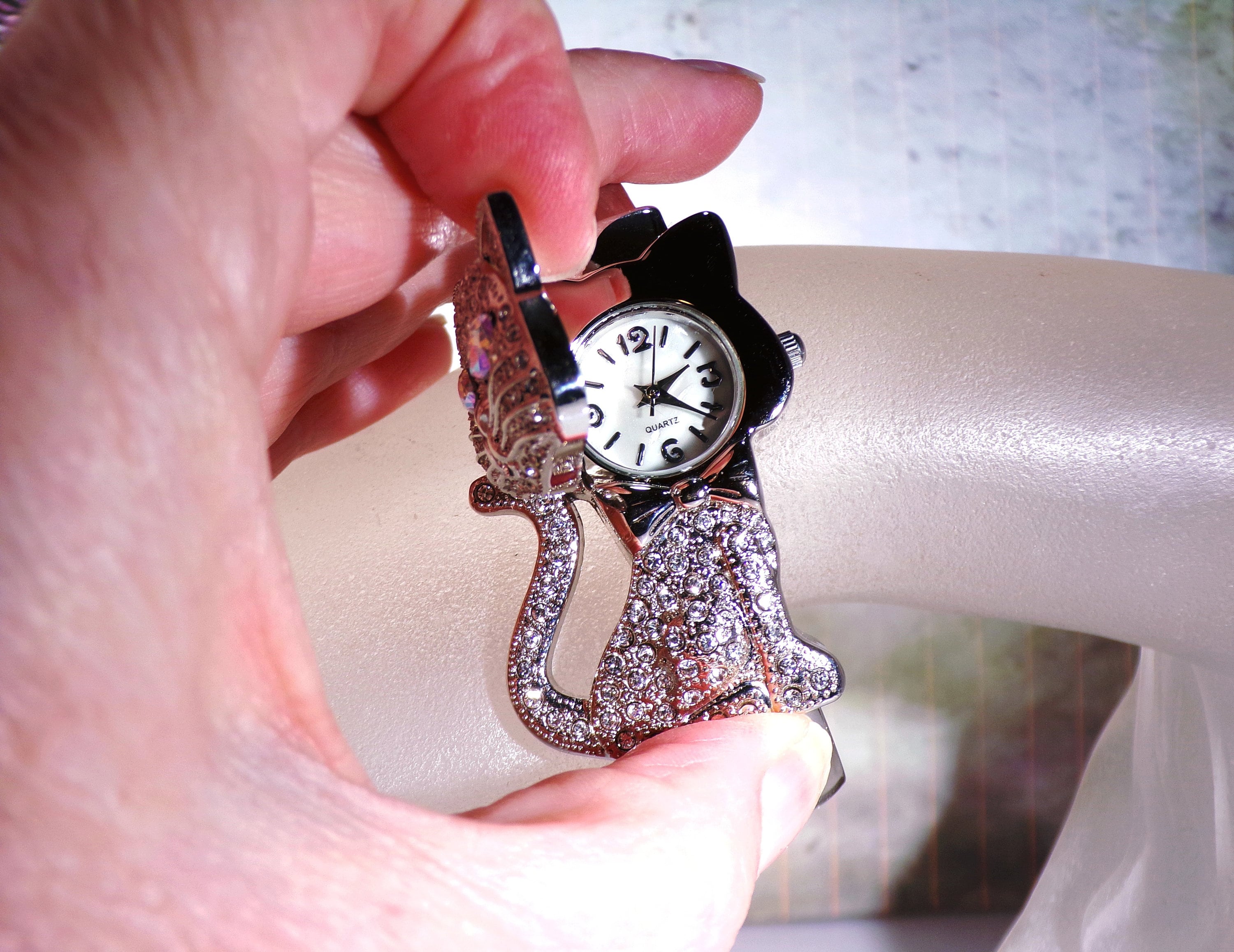 Rhinestone Cat Hinged Bangle Wristwatch, Hinged Cover, Hinged Bangle ...