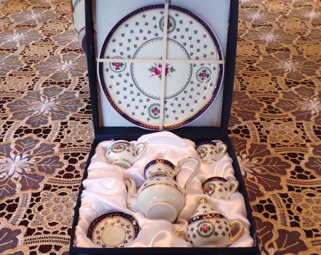 Small Vintage Porcelain Tea Set Perfect for a Child – Royal Elfreda ...