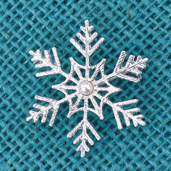 33mm Silver Snowflake Brooch Pearl Snowflake Brooch Snowflake Pin Christmas Snowflake Decor Pins Crafts Jewelry. Etsy UK